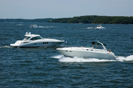 How To Safely Handle Another Boat’s Wake